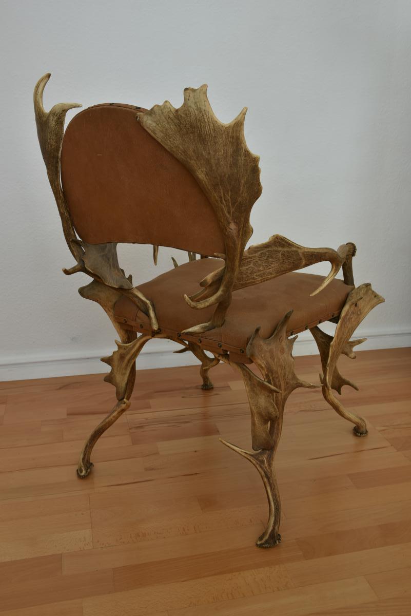 Proantic: Wooden Deer Chair. Hunting Cabinet Furniture