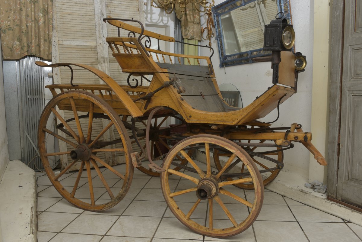 Proantic: Calèche Art Nouveau.