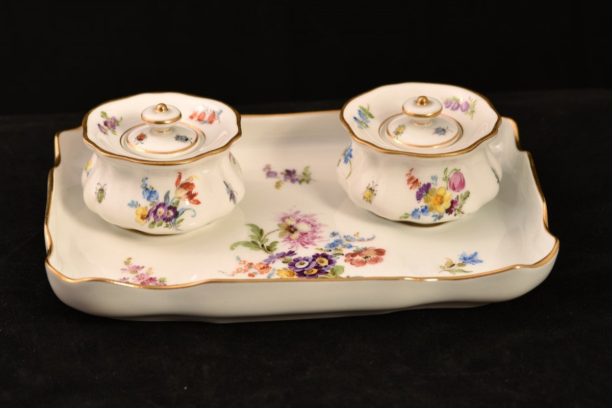 Meissen. Inkwell Pen Holder. German Porcelain 1900