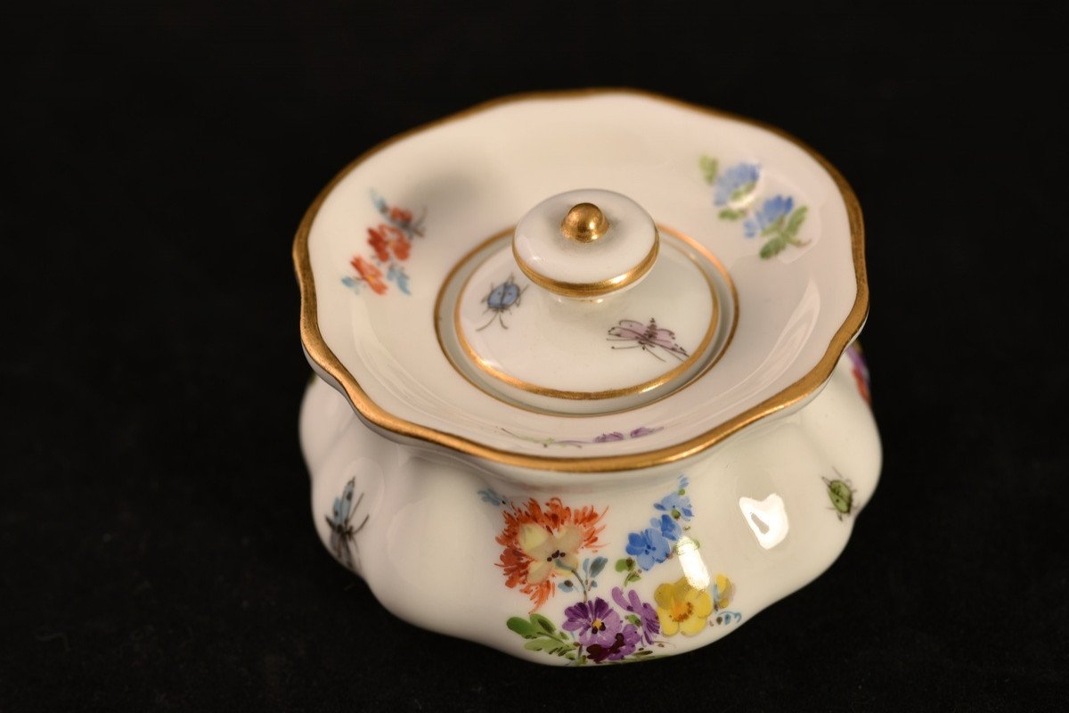 Proantic: Meissen. Inkwell Pen Holder. German Porcelain 1900