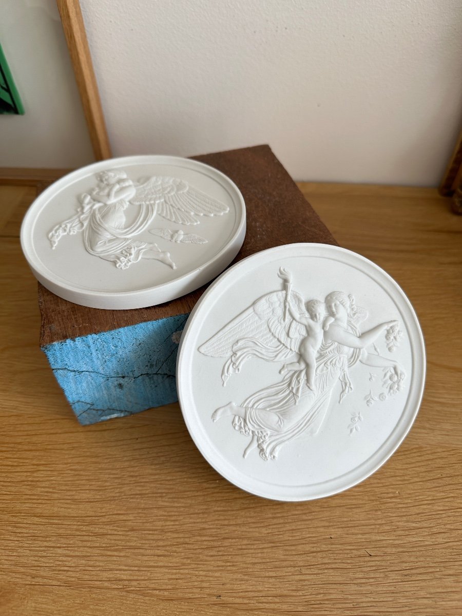 Proantic: Pair Of Medallions After Bertel Thorvaldsen - Biscuit In Neo