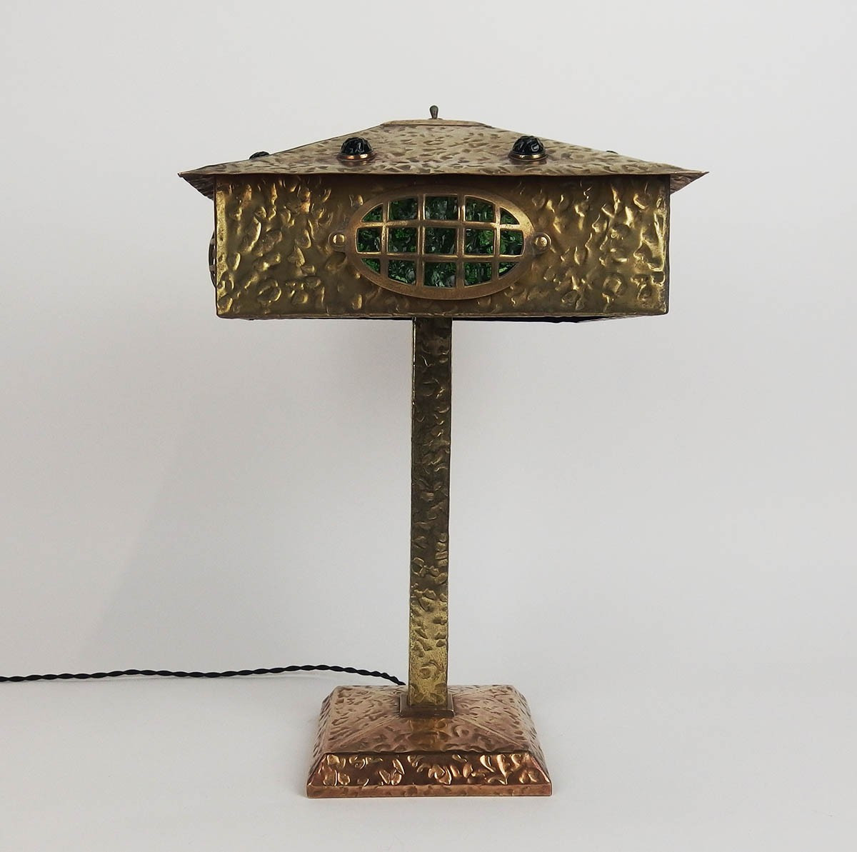 Proantic: 1900 Brass Table Lamp