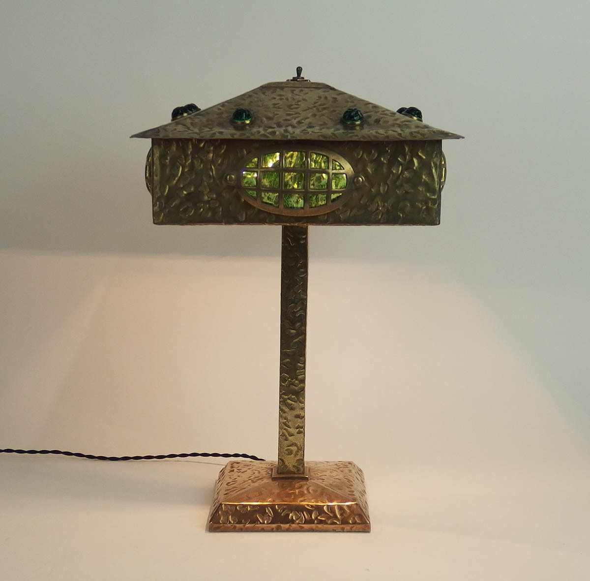 Proantic: 1900 Brass Table Lamp