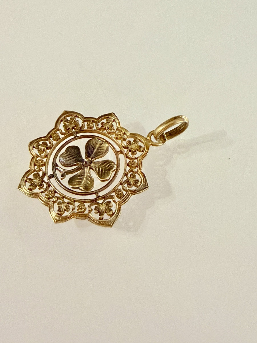 Proantic: Four-leaf Clover Pendant Charm