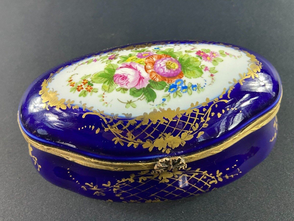 Proantic: Jewelry Box Candy Box Oval Porcelain Paris Sèvres Regency F