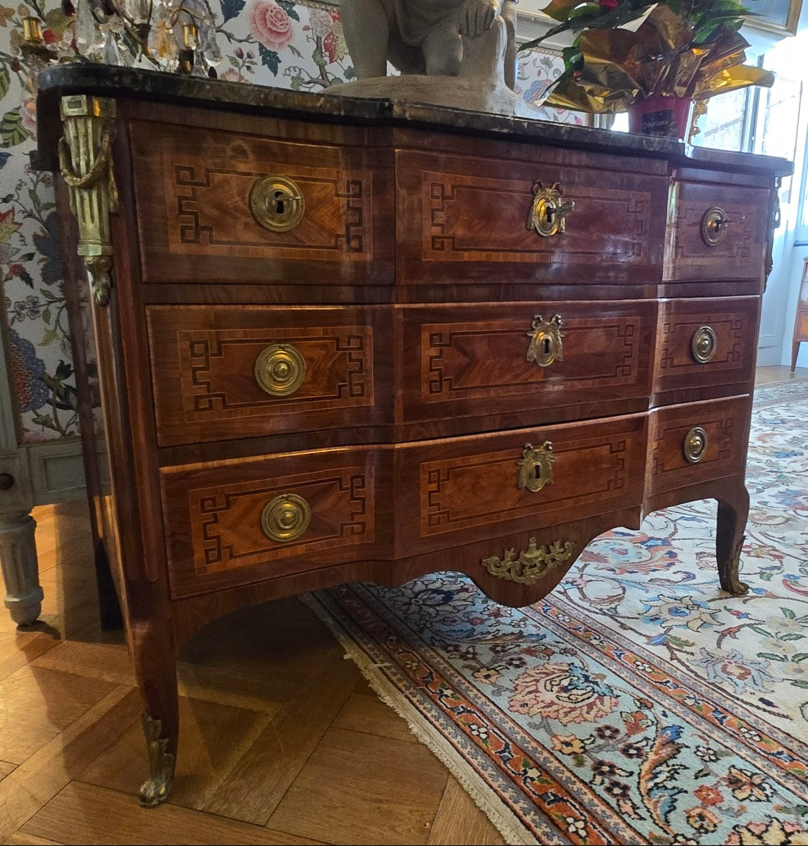 Proantic: Commode Transition à double ressaut et décor à la grecque, P