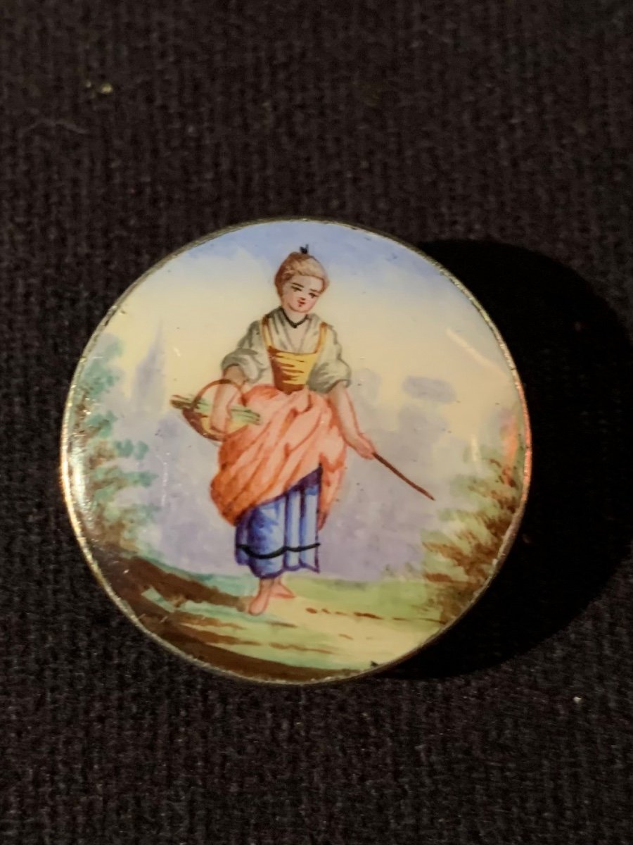 Pair Of Golden And Enamelled Brass Collar Buttons. Late 19th Century