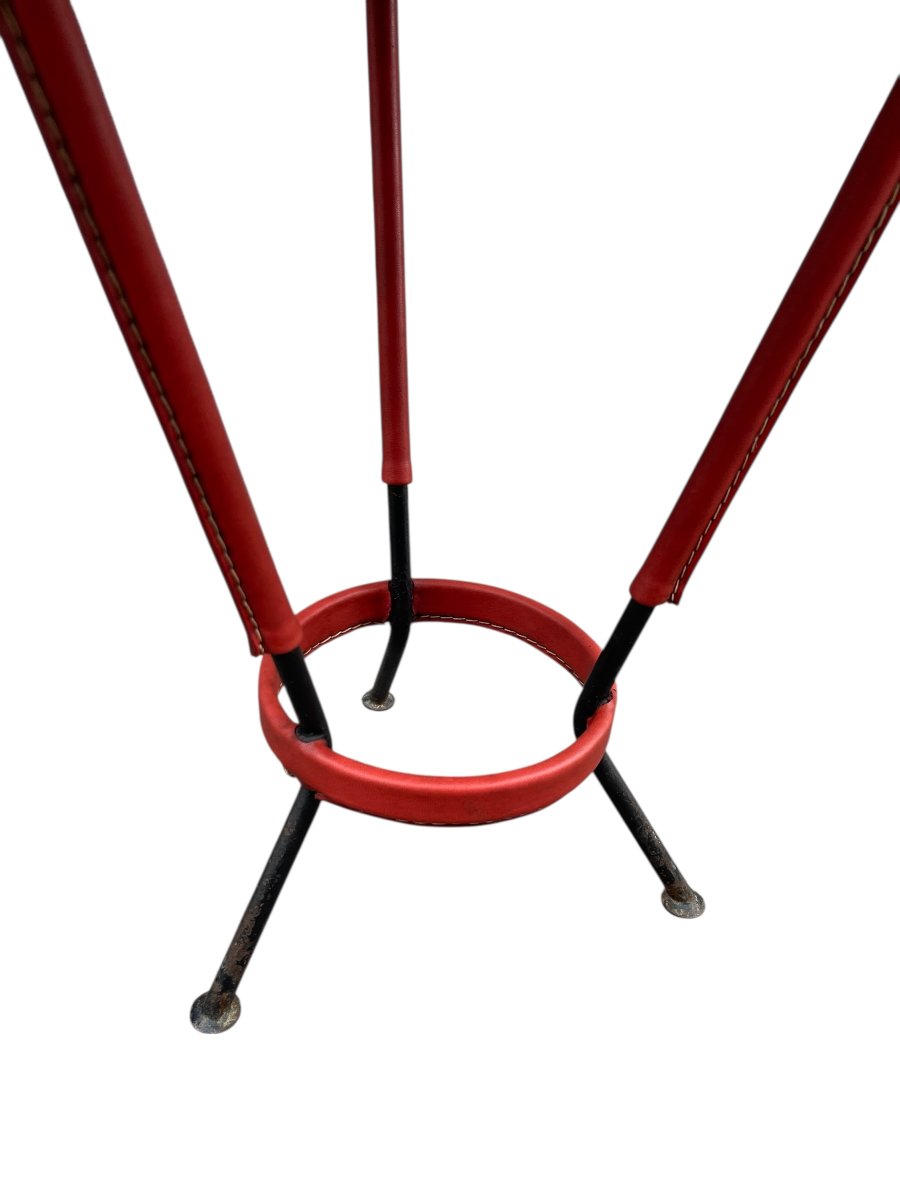 Proantic: Petit guéridon gainé de cuir rouge par Jacques Adnet