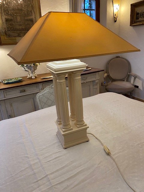 Proantic: Vintage 'parthenon' Lamp